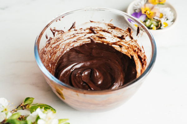 Aquafaba Chocolate Mousse (3 Ingredients) - Good Eatings