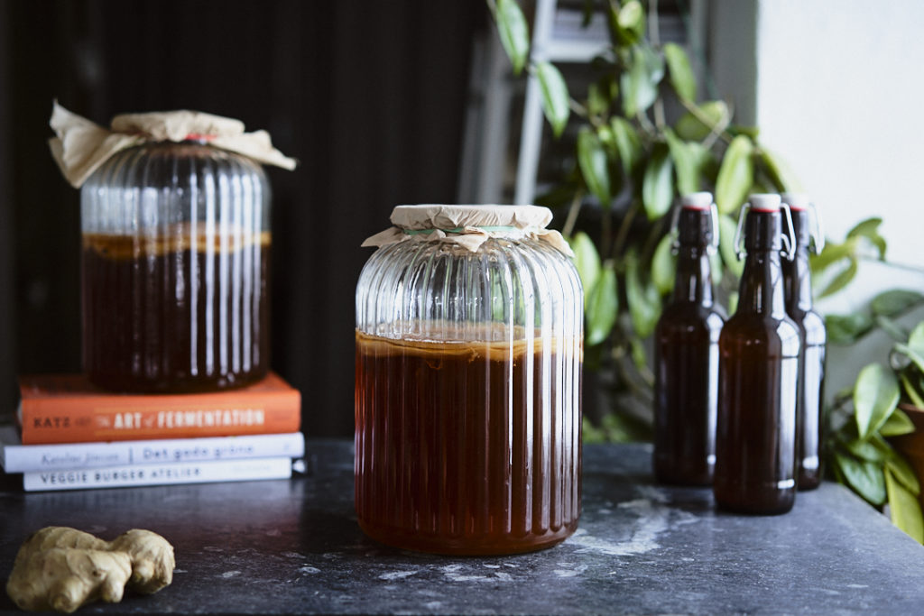 KOMBUCHA BREWING TUTORIAL + HOW TO GROW YOUR OWN SCOBY - Good Eatings