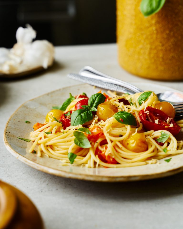Roasted Garlic and Tomato Spaghetti - Good Eatings