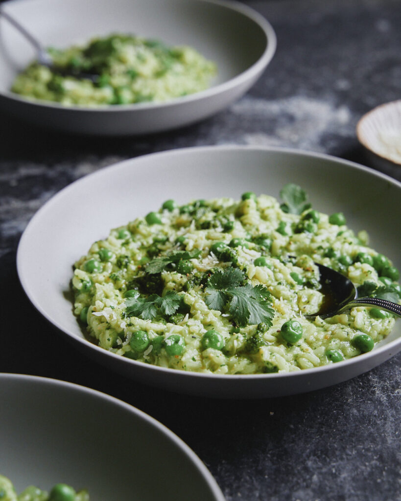 Green Oven-Baked Risotto with Mixed Herb Pesto and Peas - Good Eatings